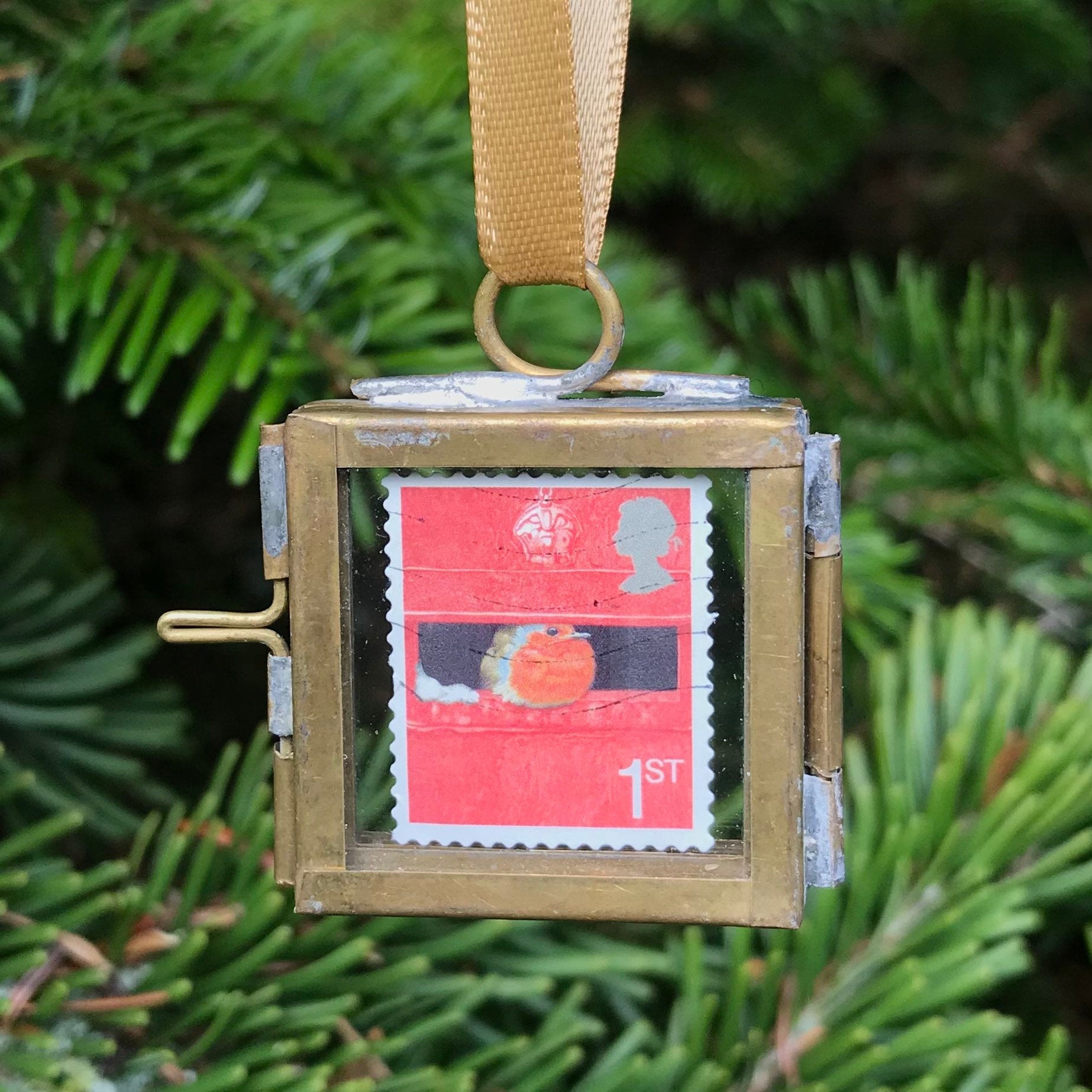 Robin in Letterbox (2005) – Signature Stamps